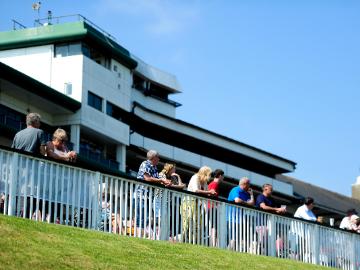 Dress Code Guidance | Chepstow Racecourse